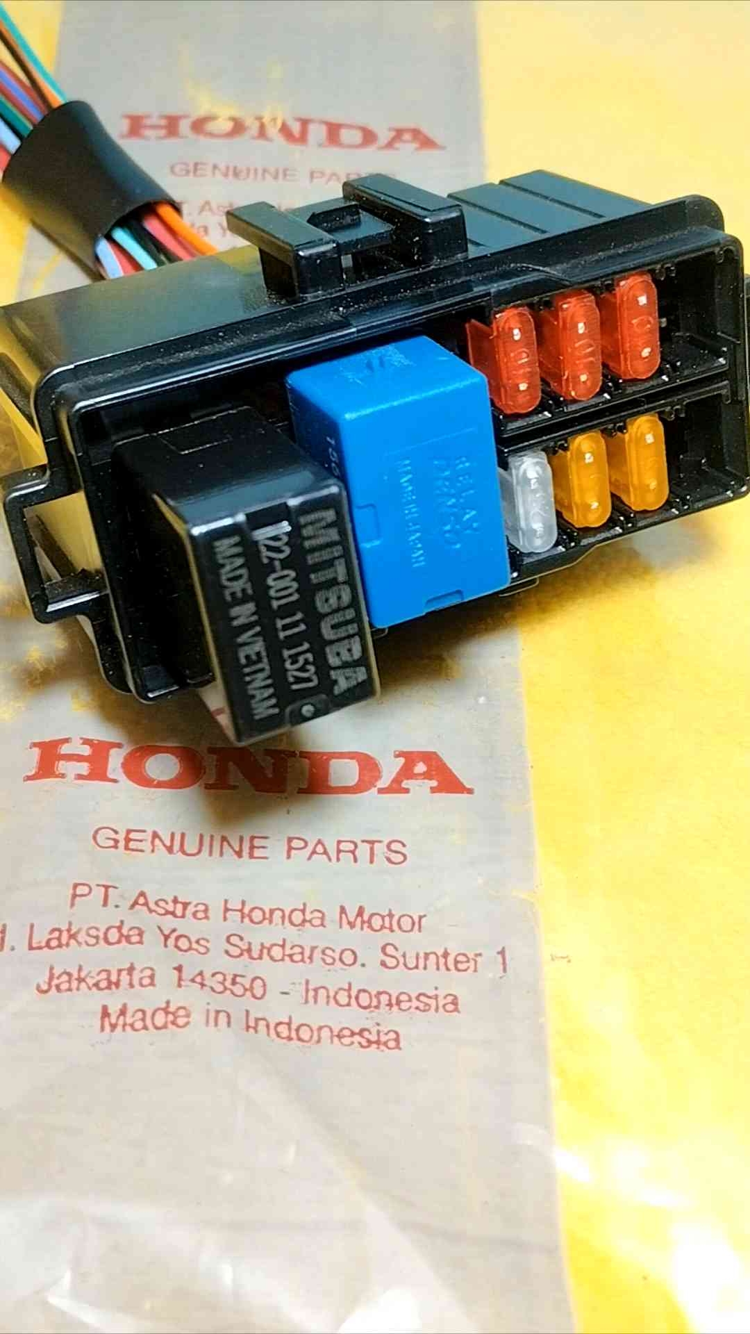 box sekring full set rumah sikring pusat semua motor honda beAT FI/eSP ...