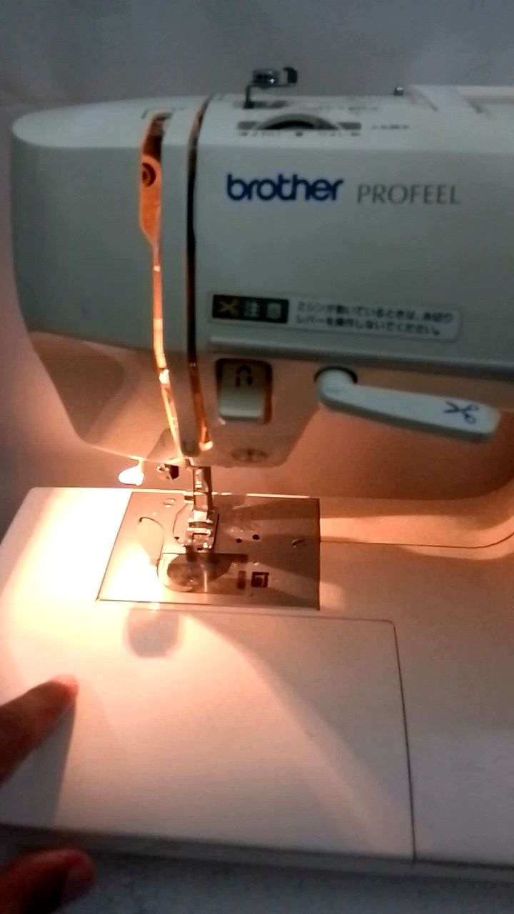 Embroidery Sewing Machine for Clothes - 15 Built-in Designs, Sada Salai ...