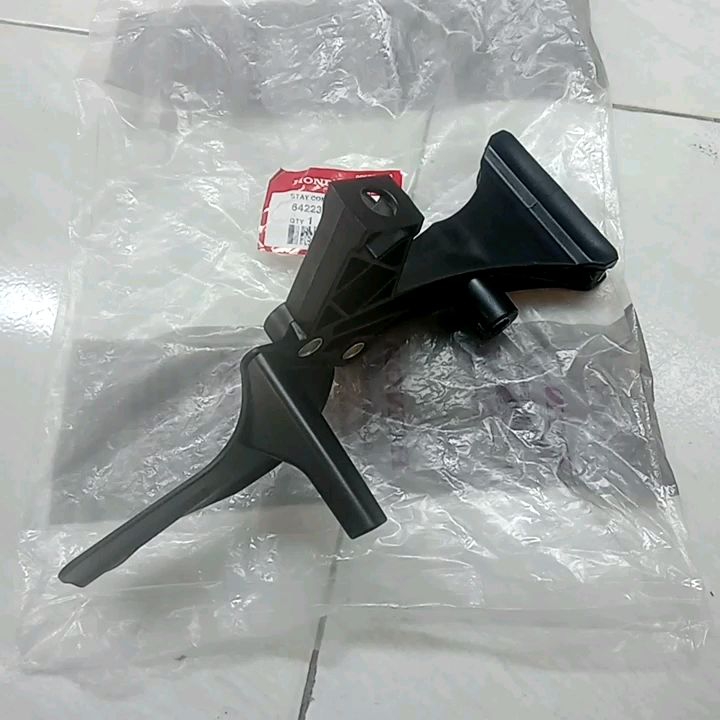 Dudukan Cover Tameng Depan Stay Comp FR Cover New Beat K1A Original Honda