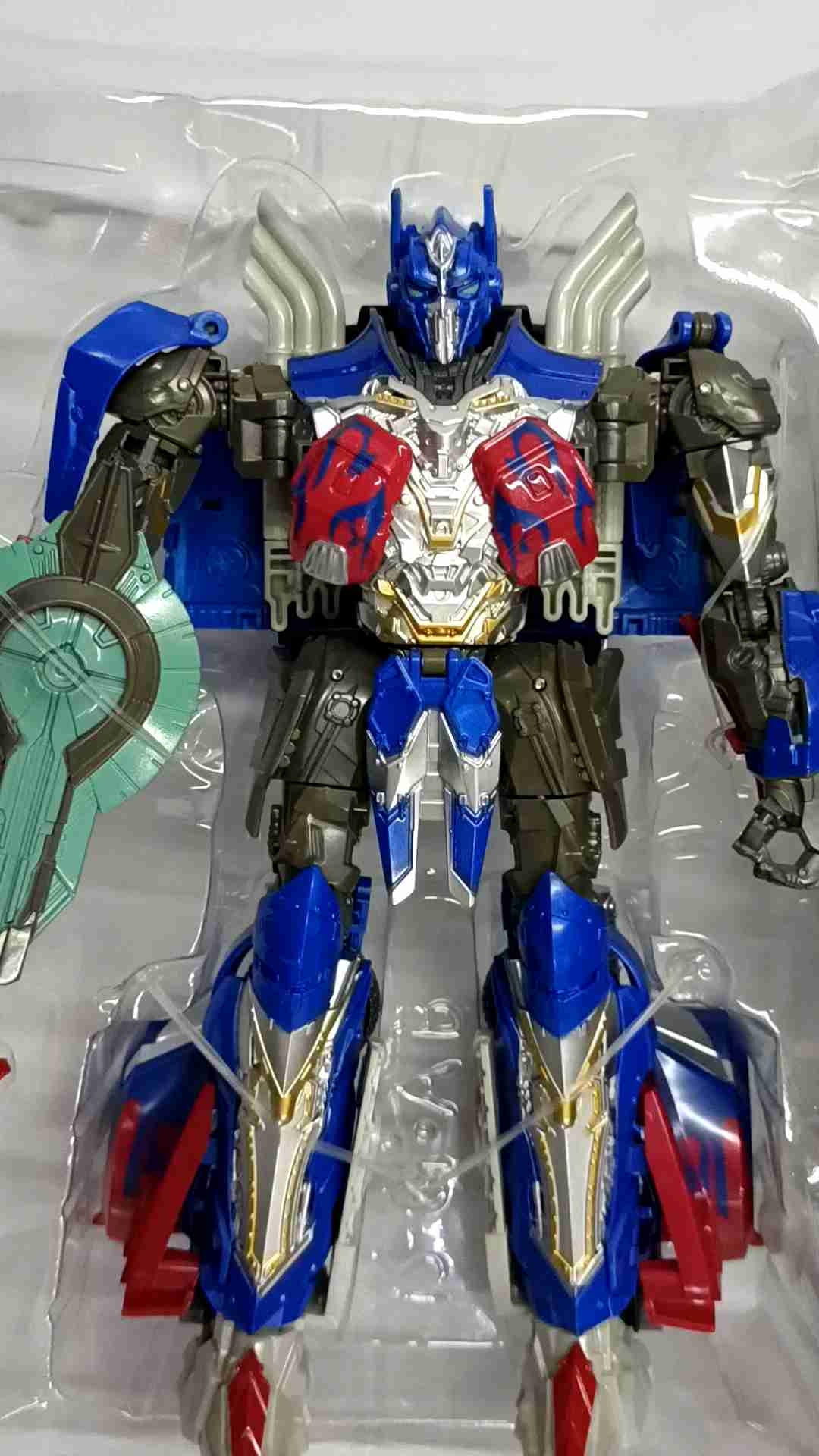 Transfomers Optimus Prime Black Knight Wie Ein Unimog Die Erde Vor Dem