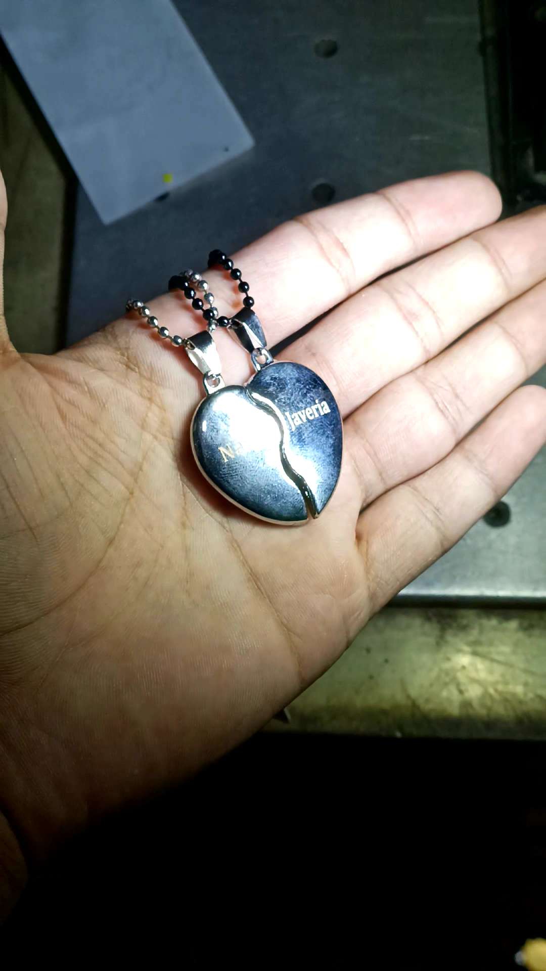 2 couples heart broken 💔 locket necklace pendant balck and silver color ...