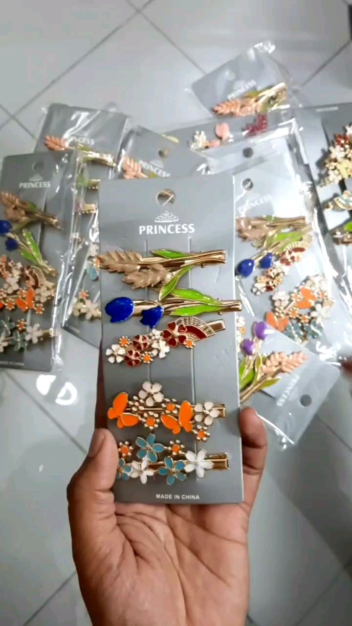 Pack of 5 Fancy Hair clips for Women | Daraz.pk