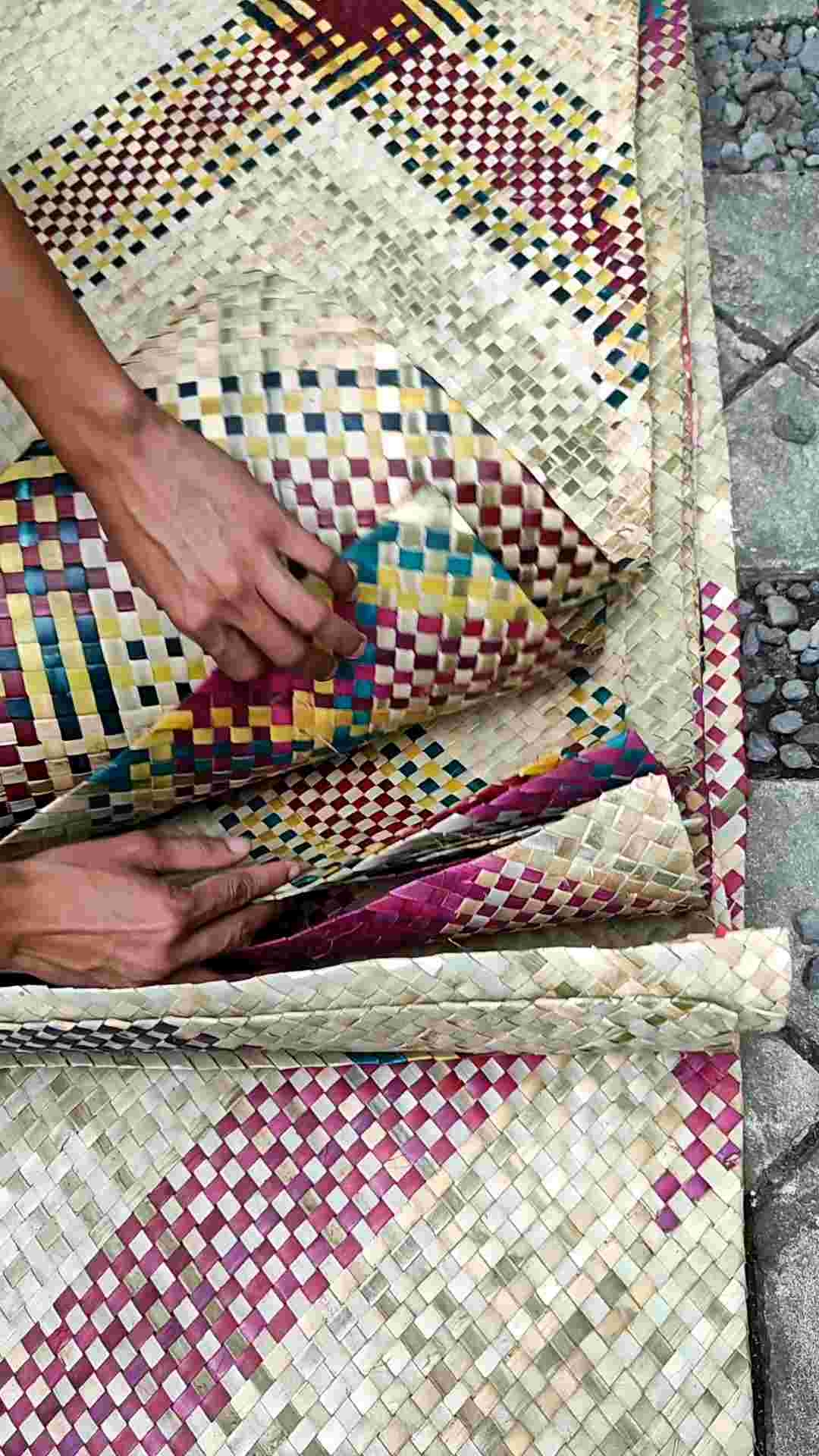 BANIG (Bicol's Native Handwoven Mattress made from Dried Karagumoy ...