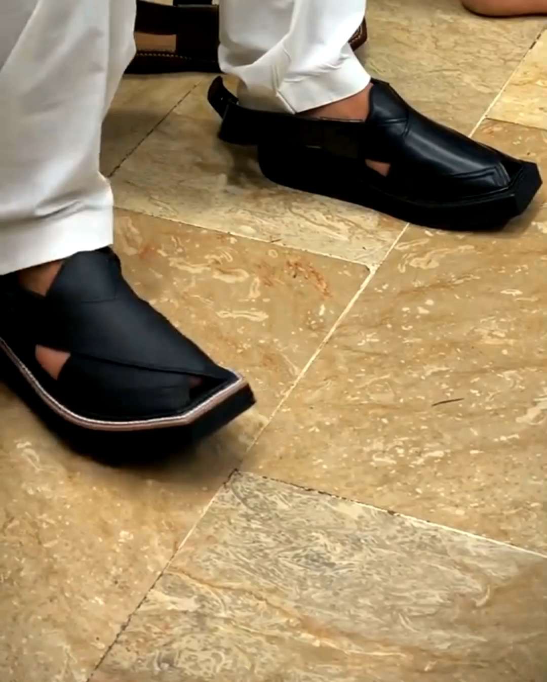 Peshawari Chappal Captain Chappal special Design For Imran Khan Fure ...