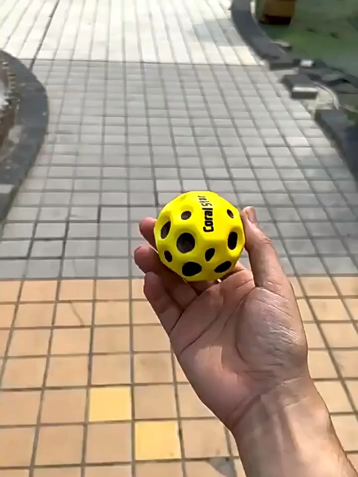 Bouncing Ball/ Moon Ball in Different colors for Kids | Daraz.pk