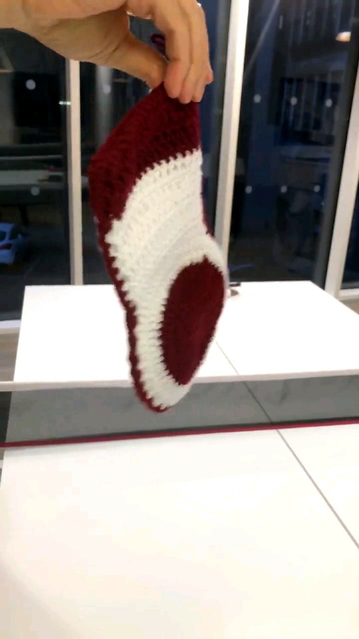 Hand-woven Exfoliating knitted soap glove, Massage and Body Scrub ...